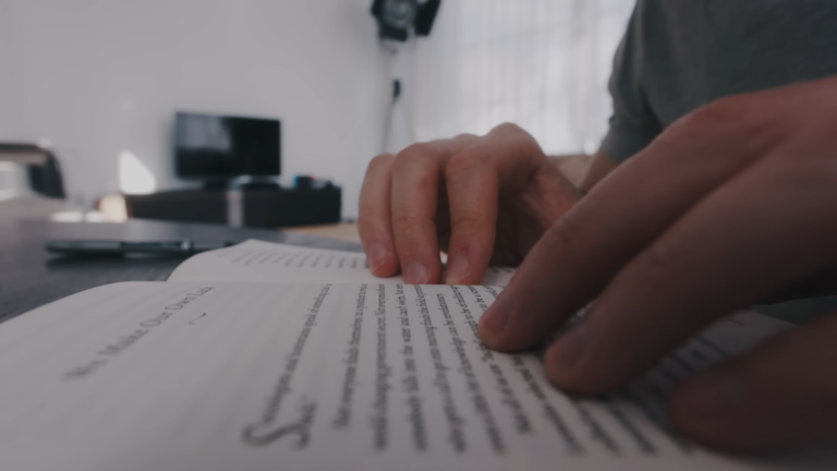 The Complete Guide to Becoming a Good Beta Reader - Proactive Writer