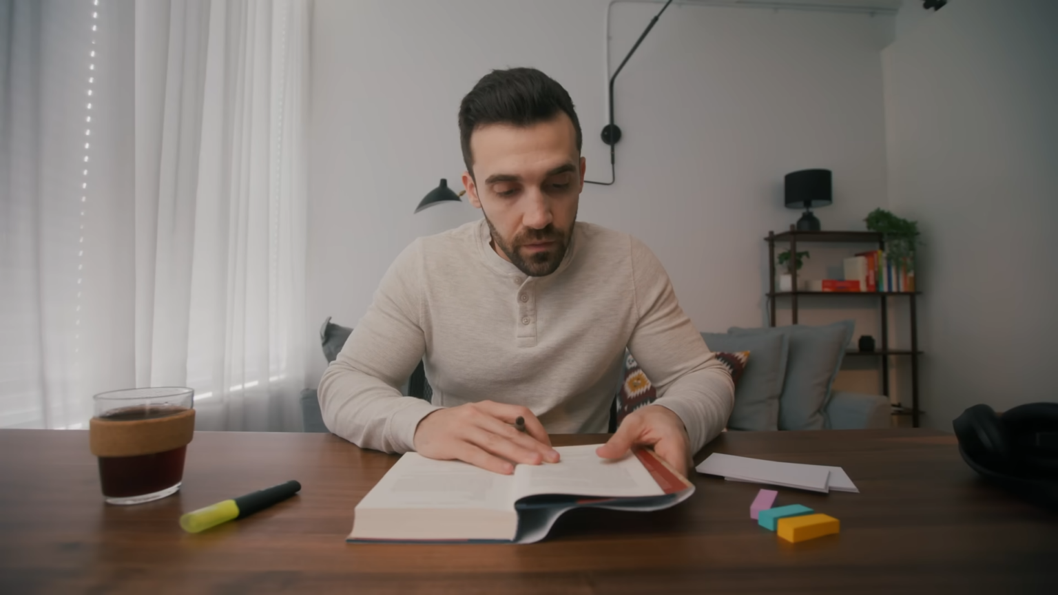 The Complete Guide to Becoming a Good Beta Reader - Proactive Writer